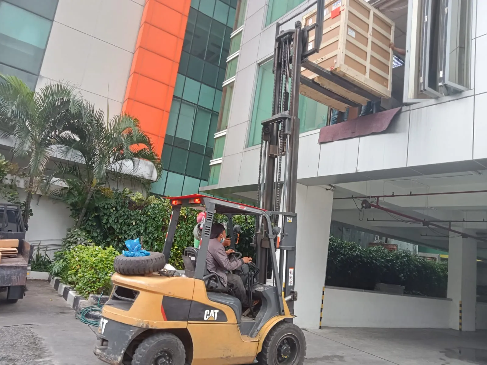 Solusi Angkat Barang - Sewa Forklift Ciputat, Harga Termurah, Keperluan ...
